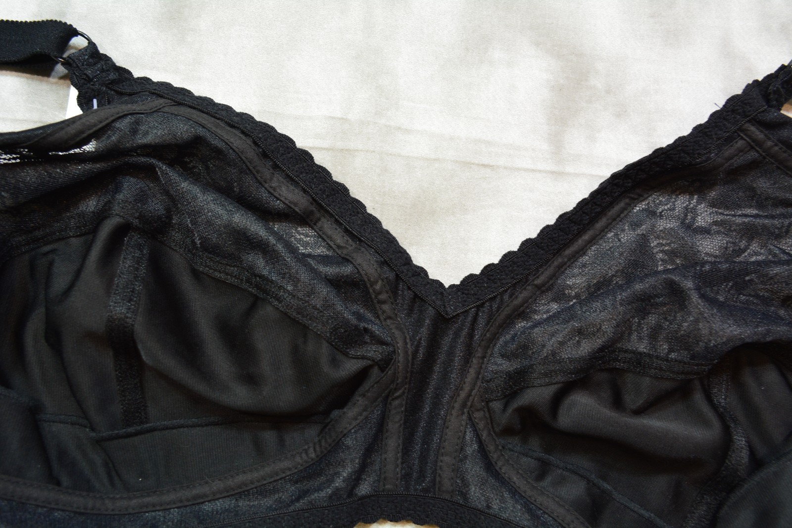 2pc Lot Instant Shaping By Plusform Wireless Black Half Lace Bra ...