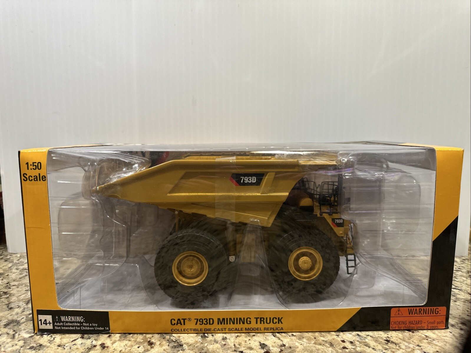 Norscot 55174 Caterpillar CAT 793D Mining Truck 1:50 Diecast Model ...