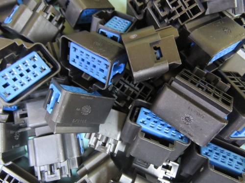 Delphi 15336205 Qty of 40 per Lot CONNECTOR 12 WAY BLACK GT 150 280 ...