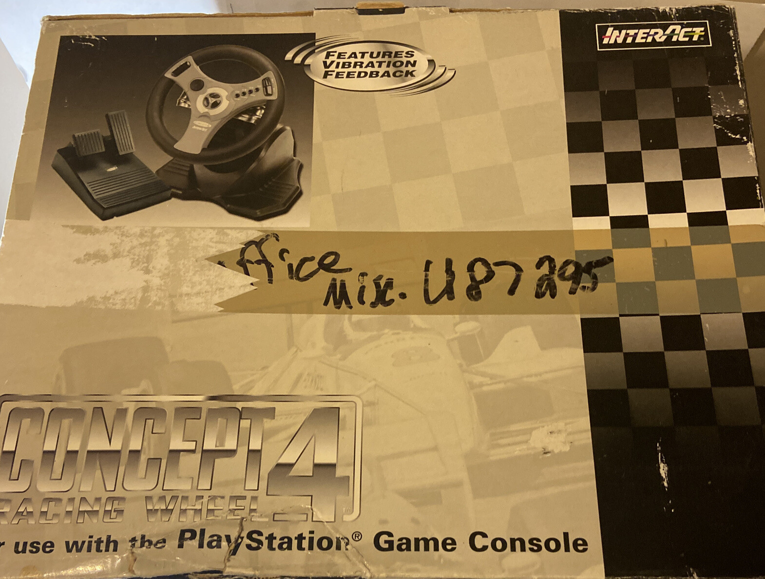 INTERACT CONCEPT 4 RACING WHEEL WITH BRAKE AND GAS PEDALS (PlayStation ...