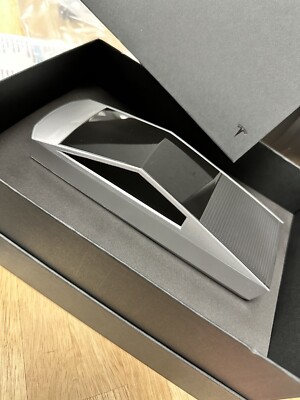 Tesla Levitating Cybertruck 1:24 Scale Collectors Edition IN HAND READY ...