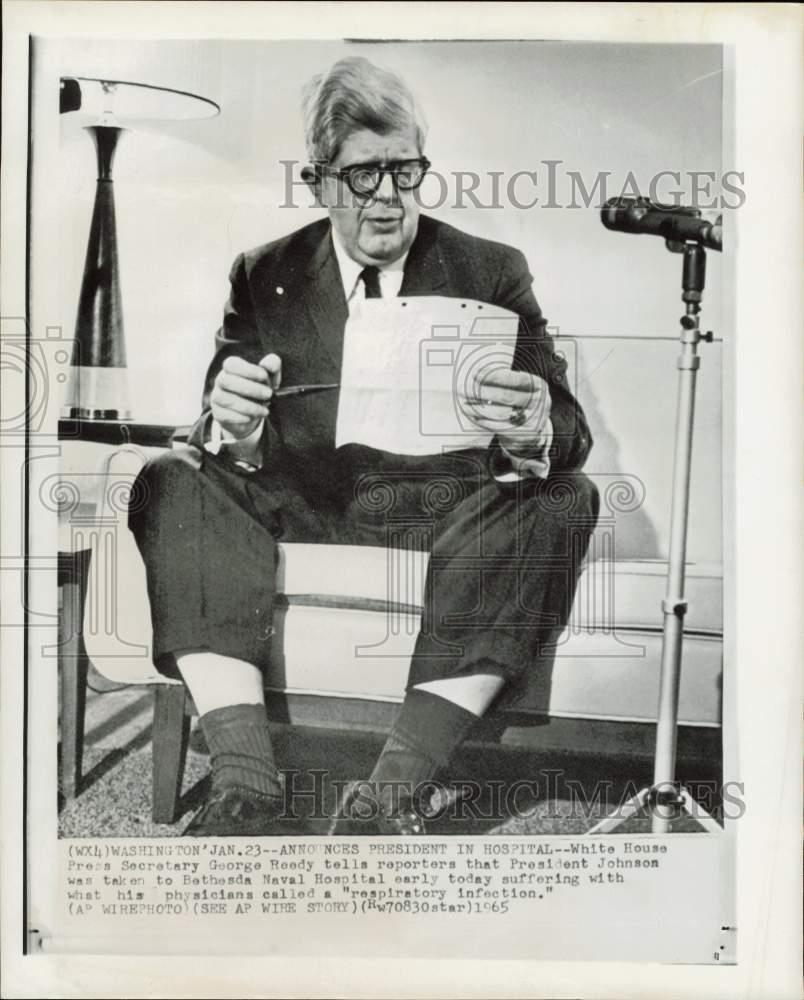 1965 Press Photo George Reedy, Press Secretary, talks to press at White ...