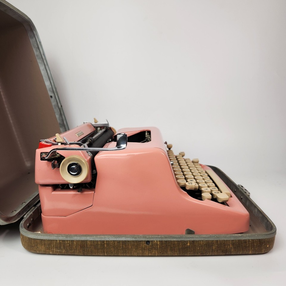 VTG 50s Royal Typewriter Bubble Gum Pink Retro Carrying Case Mid ...