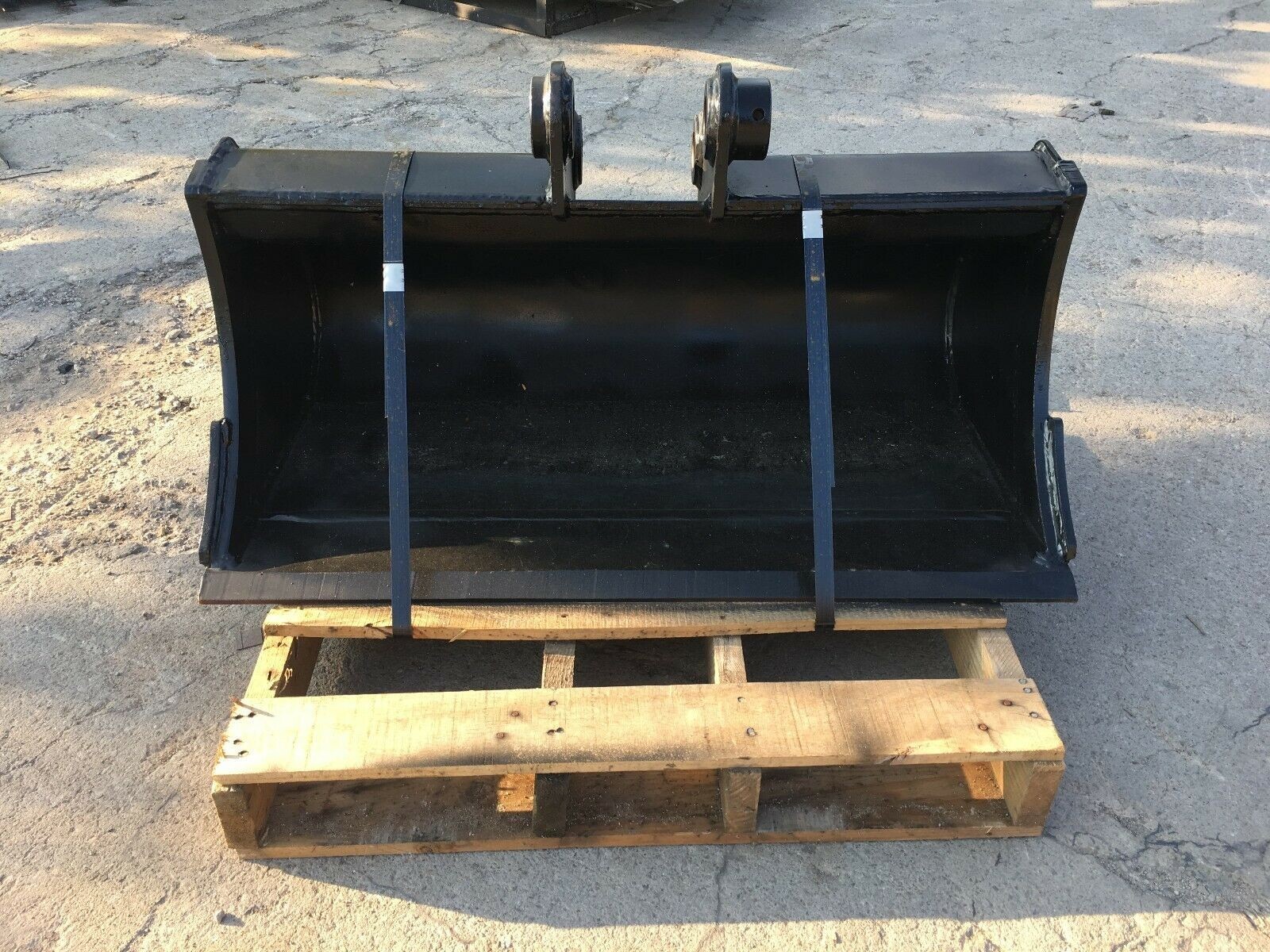 New 36" Ditch Bucket for a Takeuchi TB240 with Coupler Pins | eBay