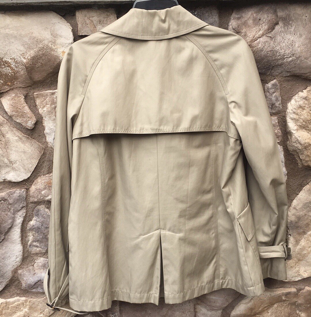 Trench Coat Impermeable Platinum Size Medium - Gem