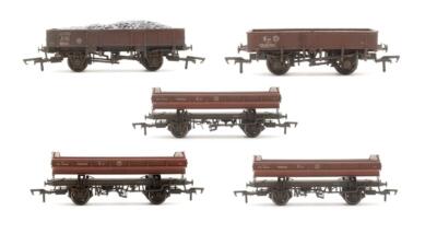 DAPOL/BACHMANN/FLANGEWAY 'OO' GAUGE RAKE OF 5 ASSORTED BR GULF WAGONS ...