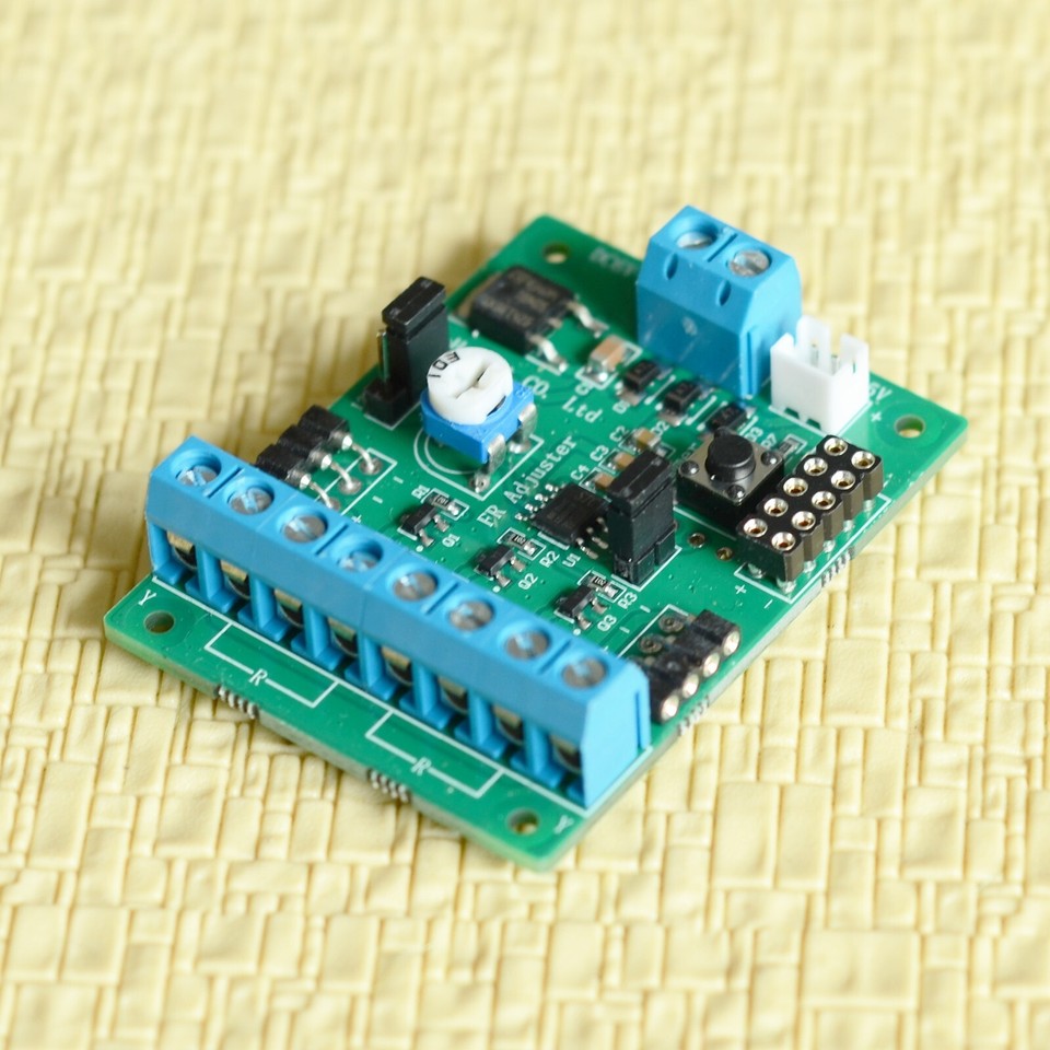 2 x HO scale grade crossing signal + 1 circuit board flasher model ...