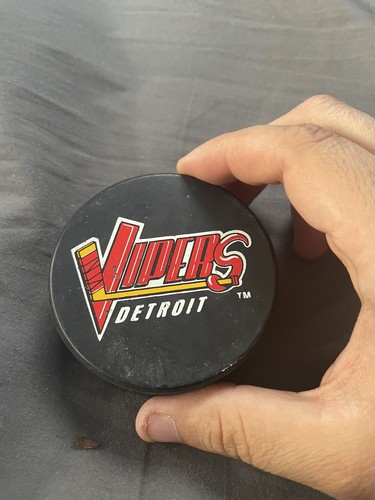 IHL Detroit Vipers Die Cut P&L Paints Reverse Logo Hockey Puck Collect ...