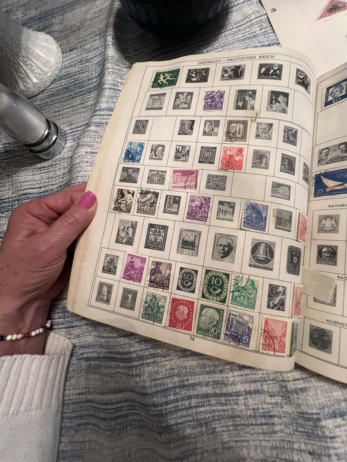 Minkus Vintage 1963 World Stamp Album For Collectors Booklet Holds 4000 ...