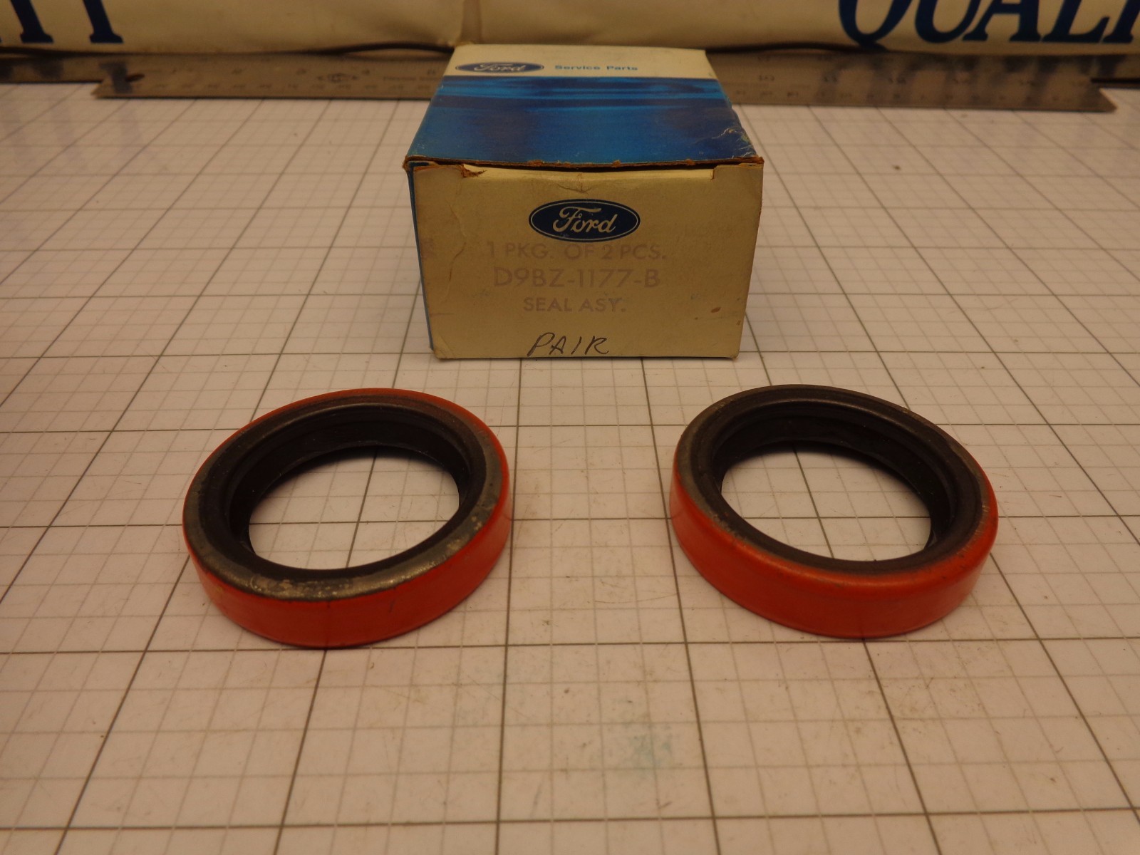 FORD OEM NOS D9BZ-1177-B Seal Retainer Hub Wheel Axle Bearing Set of 2 ...
