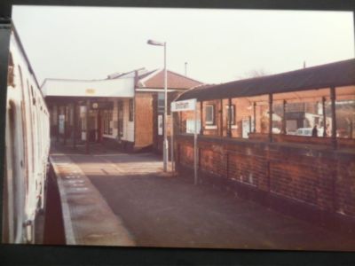 PHOTO SMITHAM RAILWAY STATION 1985 - COULSDON TOWN STATION | eBay UK
