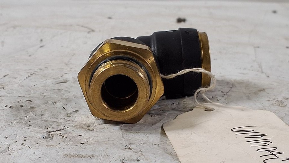 INTERNATIONAL 6131504C1 Elbow, 90 degree, M22 X 3/4 PTC | eBay