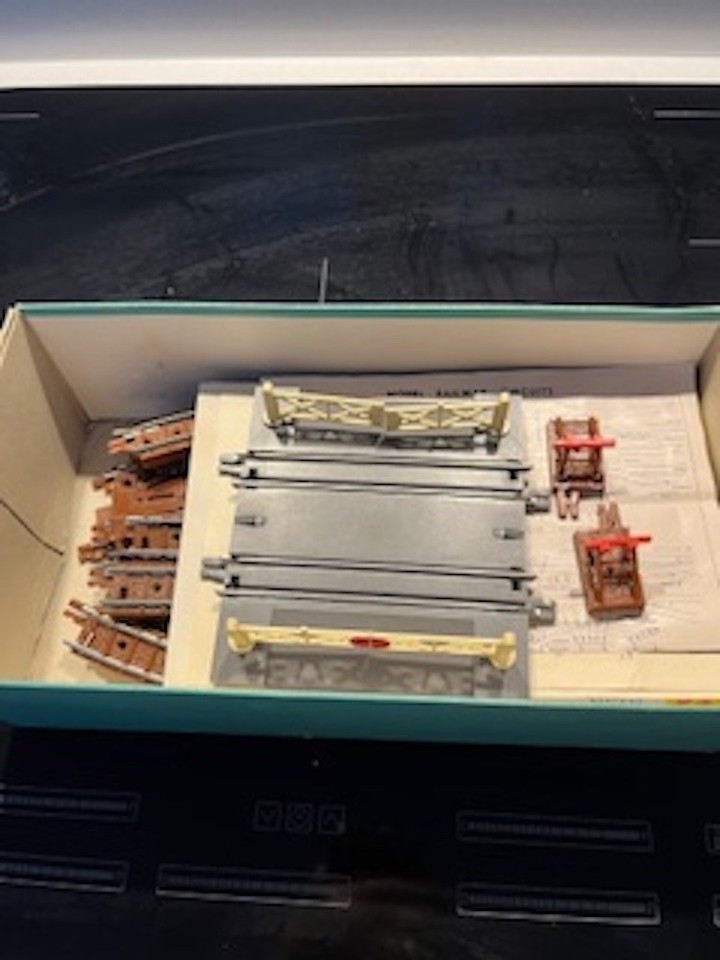 TT3 Model Railway Collection... a versatile collection; layout ready ...
