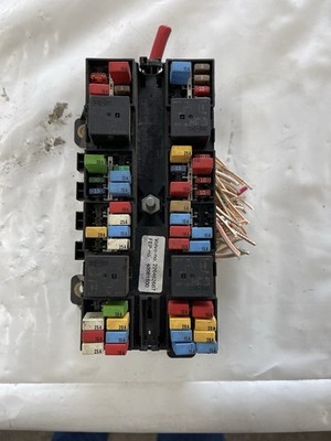 MACK VOLVO FUSE PANEL 226462687 40081500 | eBay