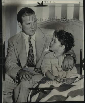 1950 Press Photo Boxer Billy Conn with his son Billy Conn Jr ...