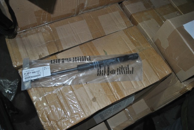 BMW F11 530d GASFEDER Frontklappe aktiv 51237309117 online kaufen | eBay