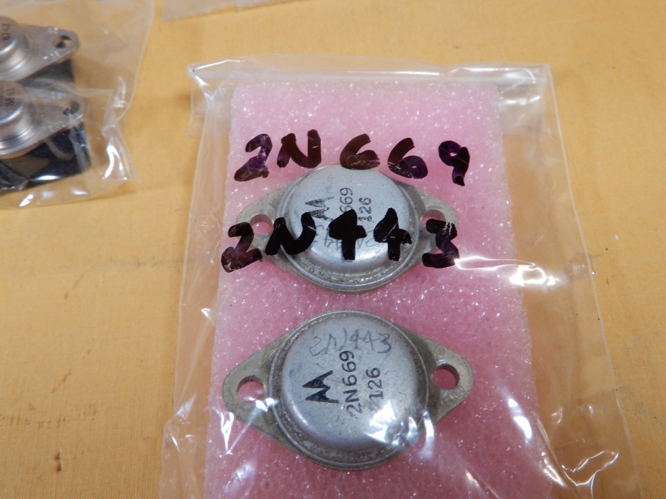 Huge Lot of Vintage TO-3 Transistors NTE121 2N669 2N443 2N3740 2N6235 ...