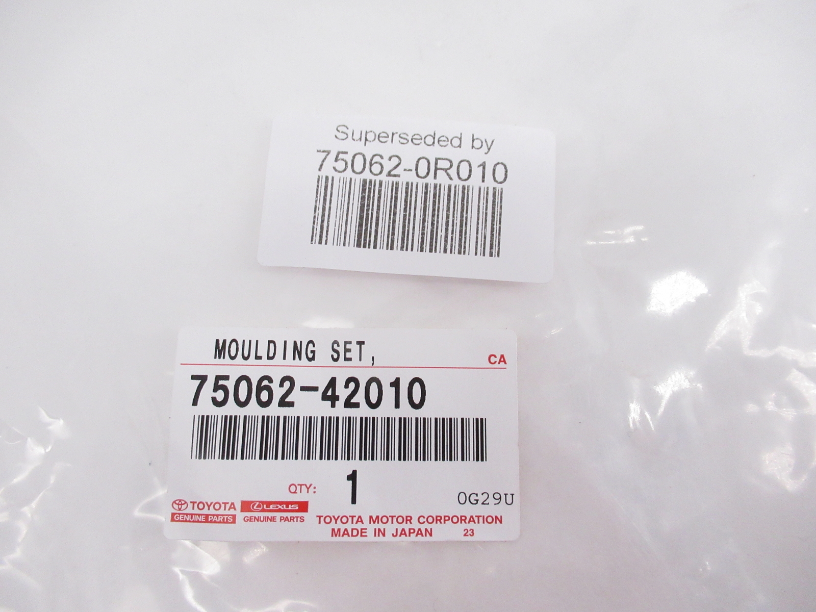 Genuine OEM Toyota 75062-0R010 Driver Rear Forward Wheel Arch Molding ...