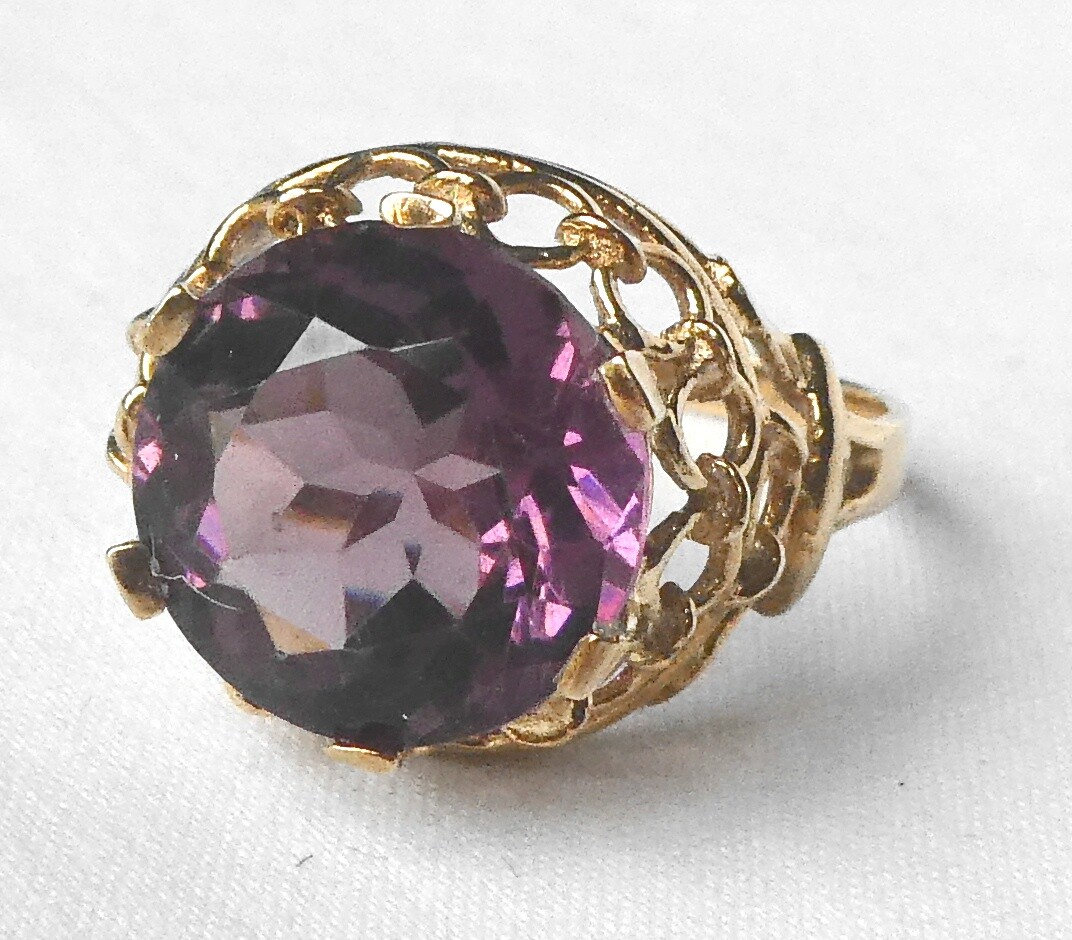 Vintage 18k Gold 4.80Ct Raspberry Amethyst Ring Round Interlock Link ...