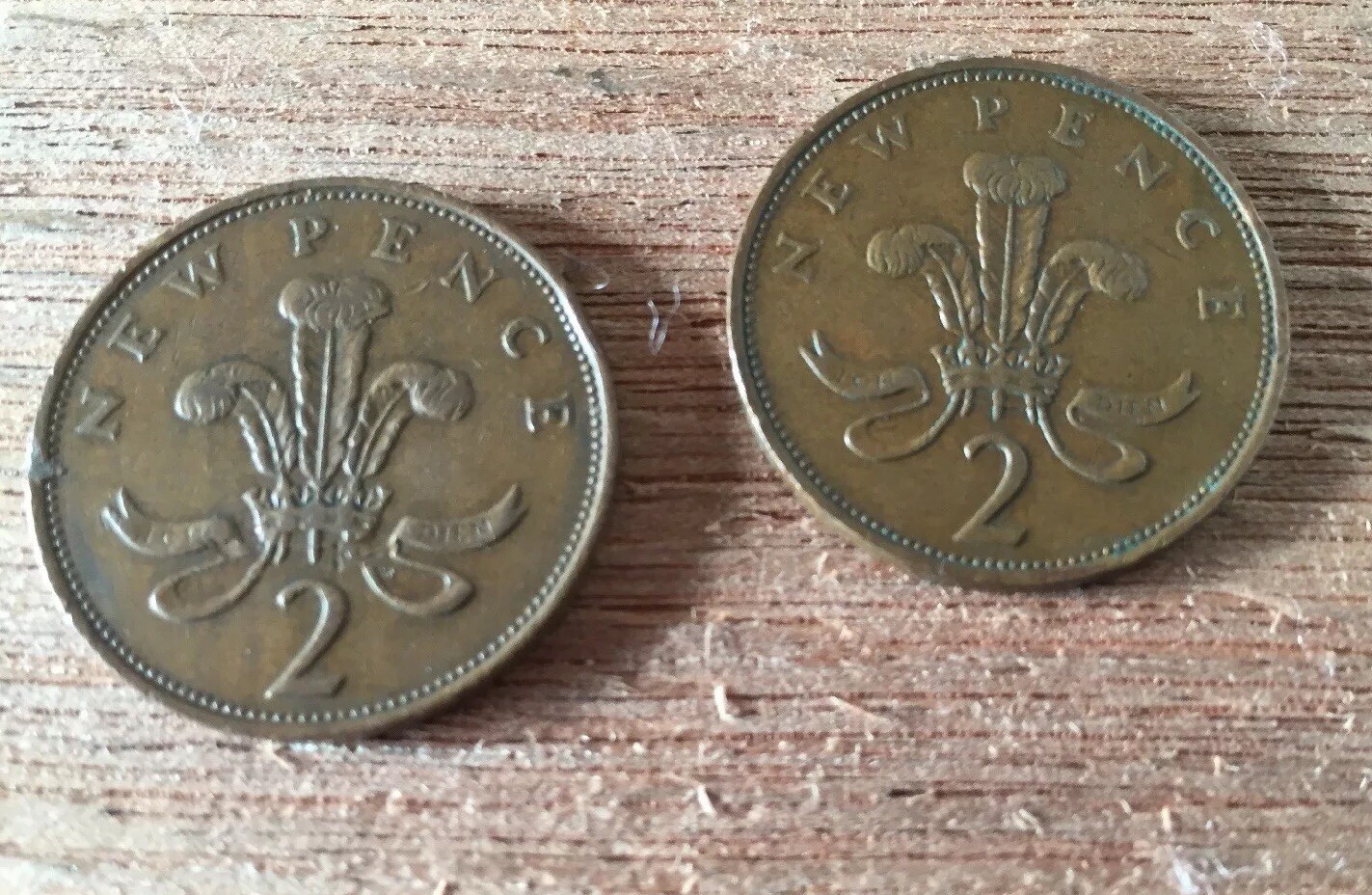 2x Royal Mint Collectable 1975 2p 'NEW PENCE' Two pence coin Pre 83 ...