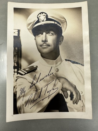 Robert Taylor • Vintage Signed Promotional Photo • Facsimile Autograph ...
