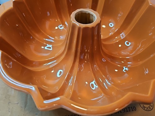 Americana Collections Brique ware Bundt Pan Terracotta 2 QT Cake ...