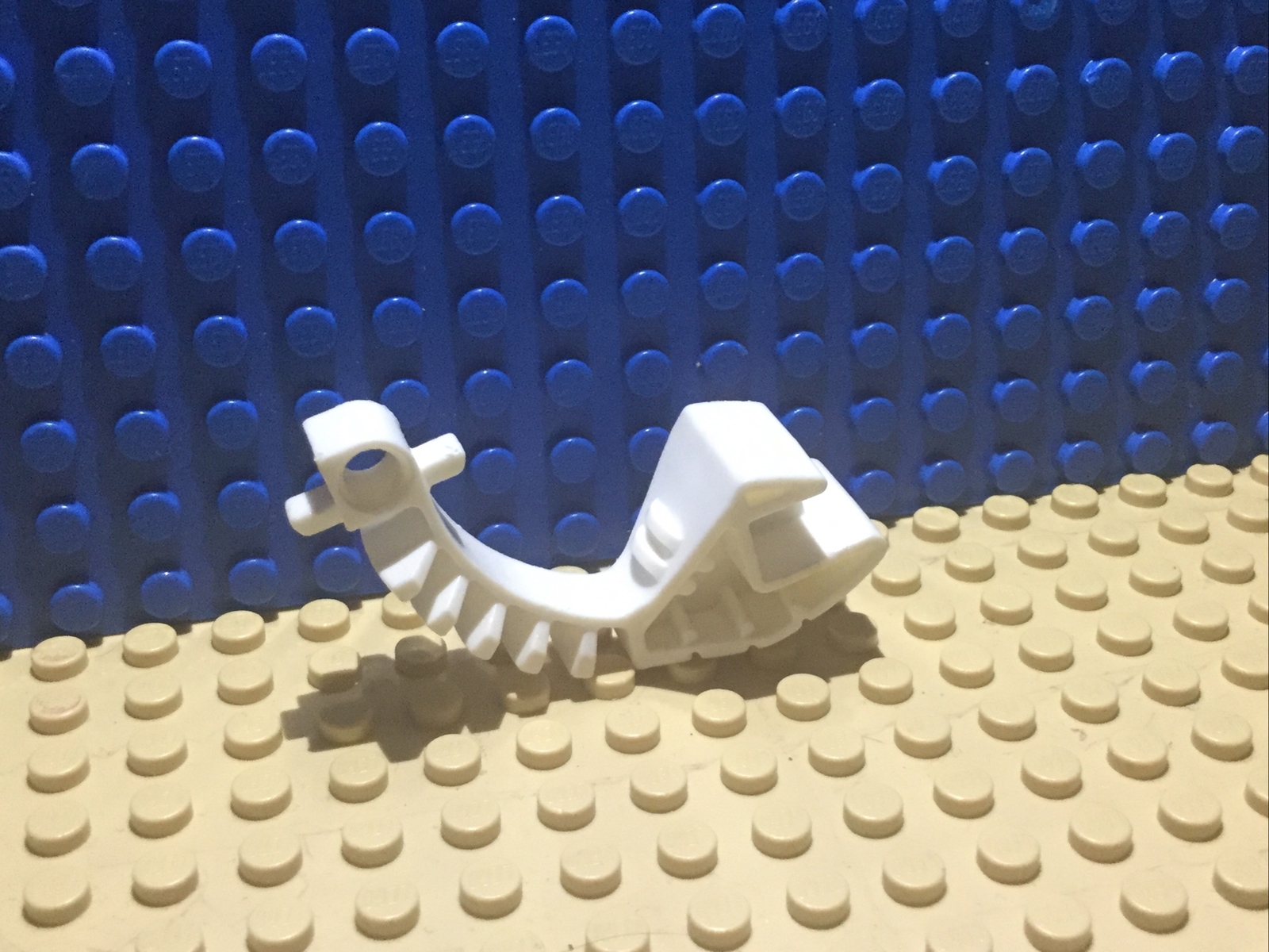 White LEGO Star Wars Bionicle 2x7x3 Left Arm w/ Shoulder Socket (part ...