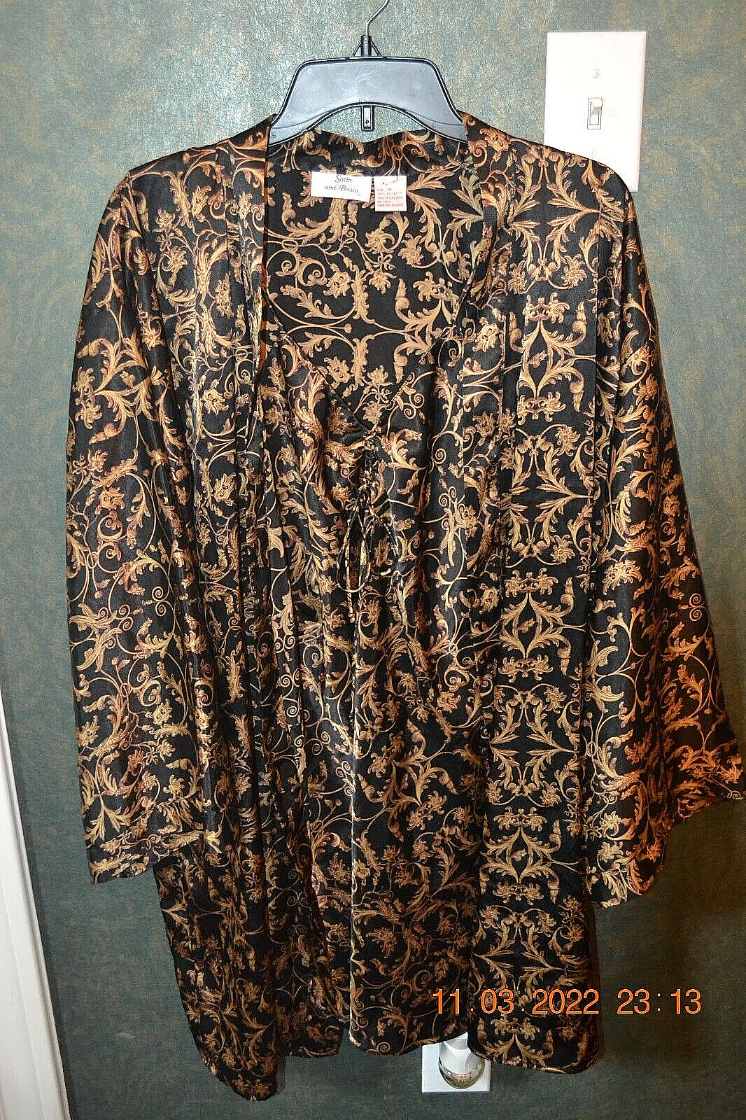 SATIN & BEAUX- BLACK & GOLD NEGLIGEE SET W/ROBE- SZ M… - Gem