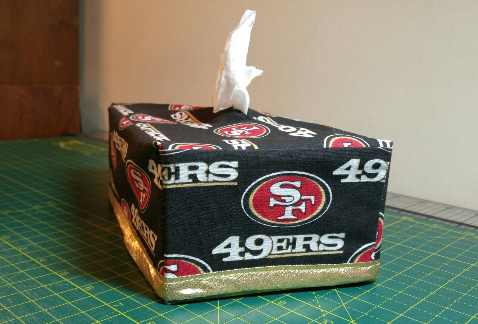 NFL San Francisco 49er's Tissue Box Cover Gold Trim (Rectangle ...