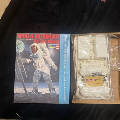 Revell Apollo Astronaut On The Moon 10" Model Kit 1860 NASA Space Apollo 11~NEW | eBay