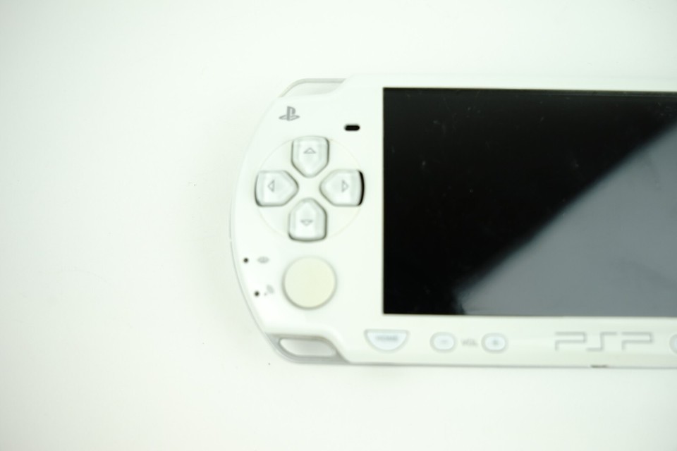 Sony PlayStation PSP 1000/2000/3000 Console with Charger/New Battery ...