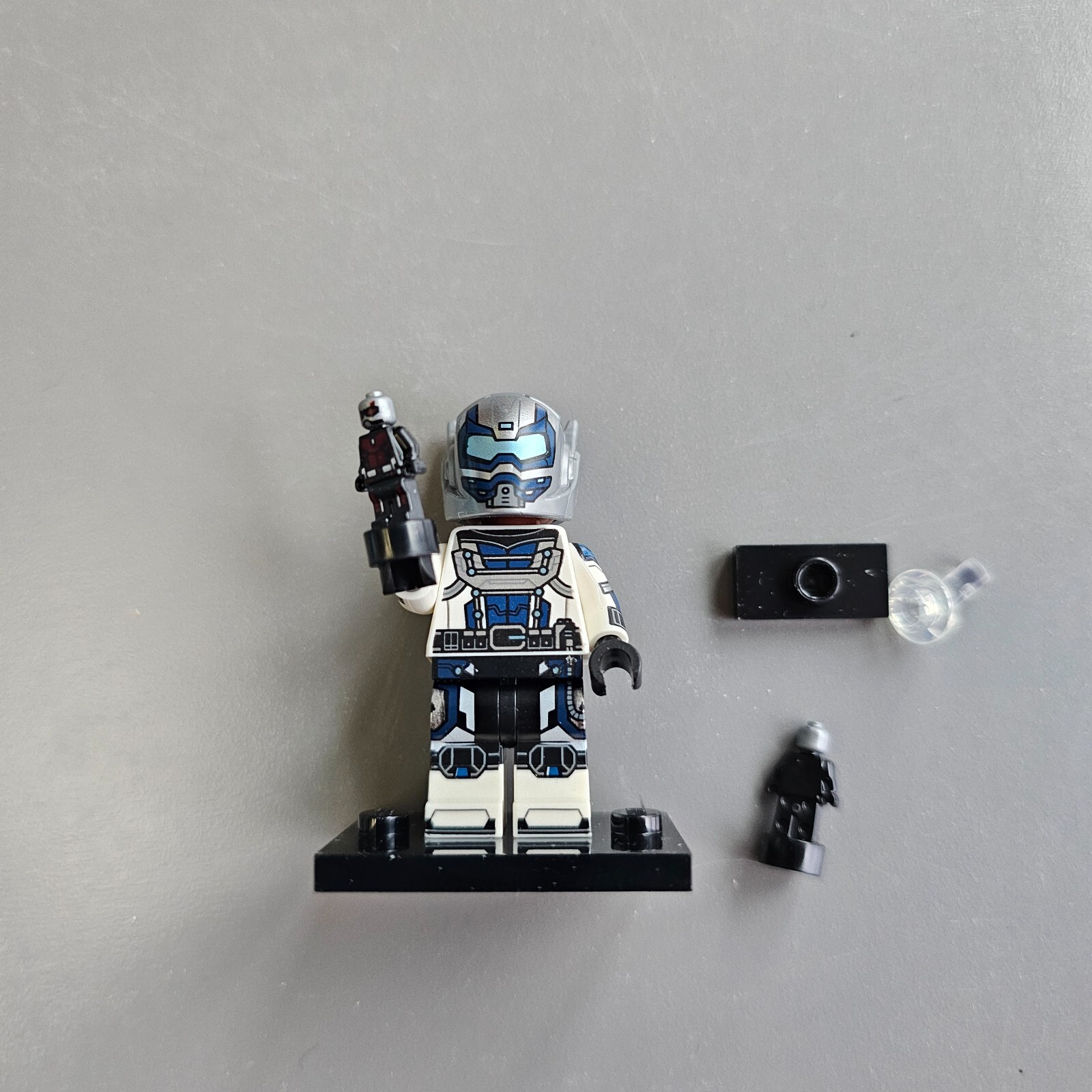 New LEGO Marvel Minifigures Series 2 GOLIATH CMF 71039 Open Complete ...