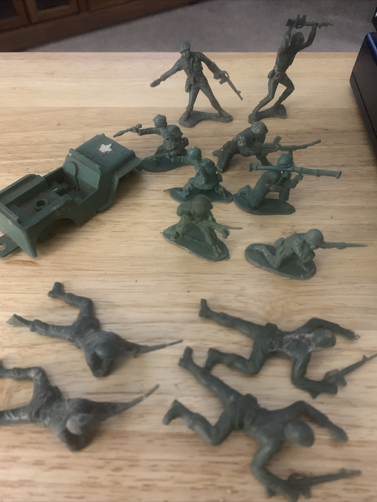 Vintage Plastic Toy Soldiers Army Men Set of 12. Classic Kids Toy. Used ...