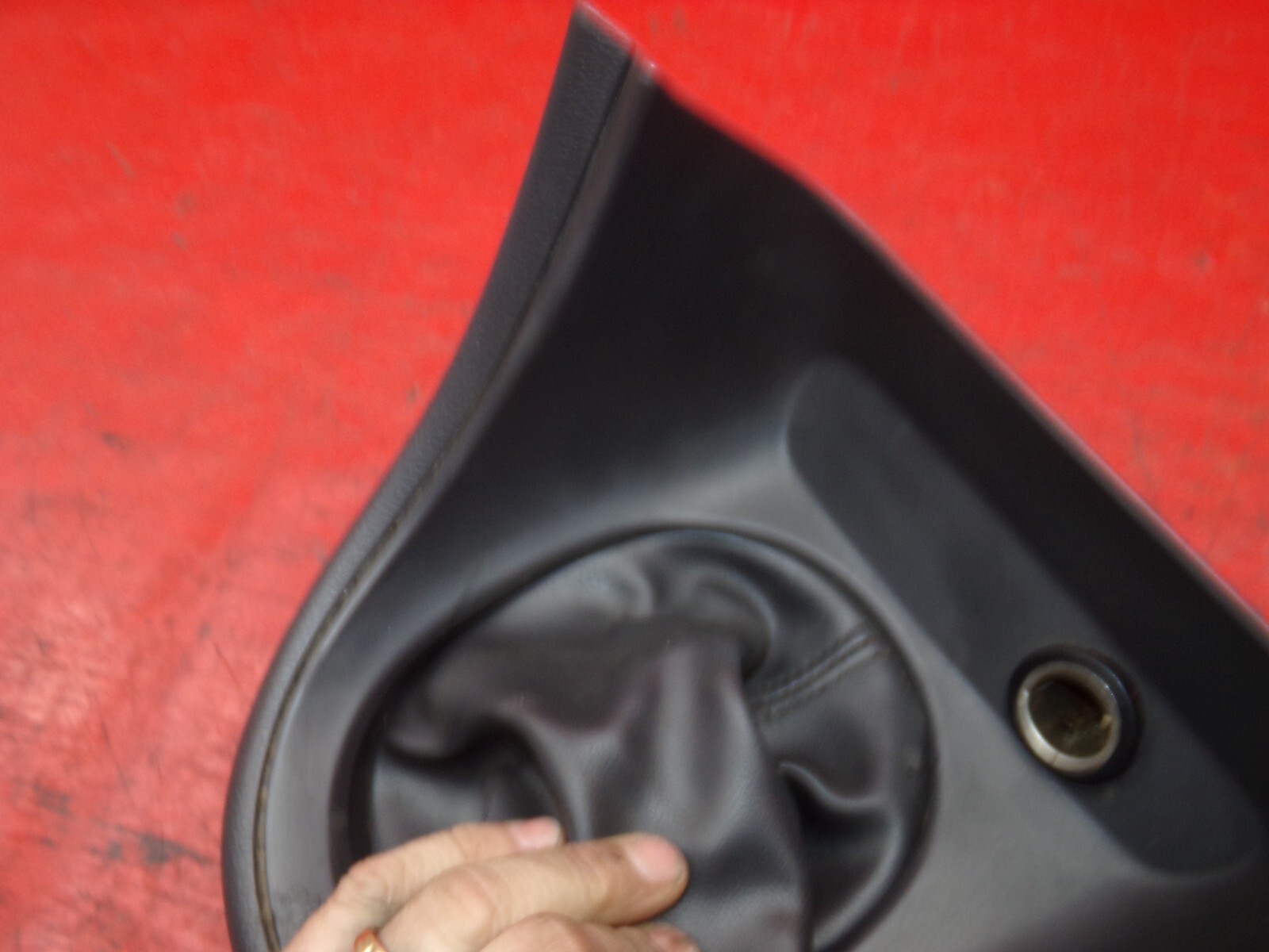 01-04 FORD MUSTANG 5 SPEED MANUAL SHIFTER SHIFT BOOT BEZEL TRIM OEM ...