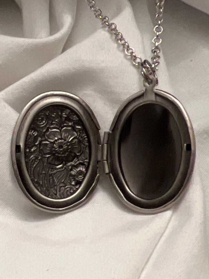 SILVER BUNNY RABBIT Locket Necklace JEWELRY Pendant PHOTO Picture CAMEO ...