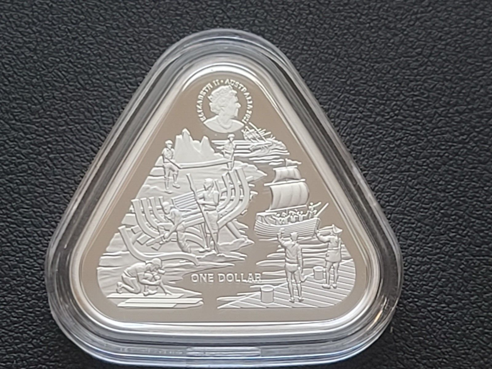 2021 AUSTRAILIA SHIPWRECK ZEEWIJK 1 oz. SILVER TRIANGLULAR $1 COIN WITH ...