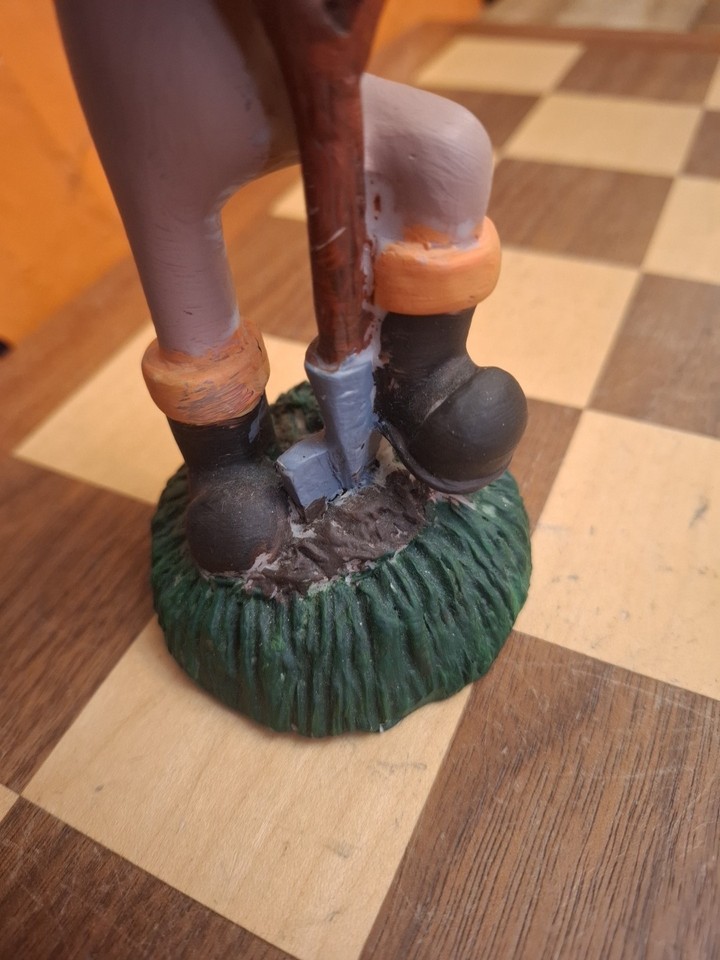 Vintage Slotz Wallace & Gromit Hand Painted Resin Gromit Gardening 16cm ...