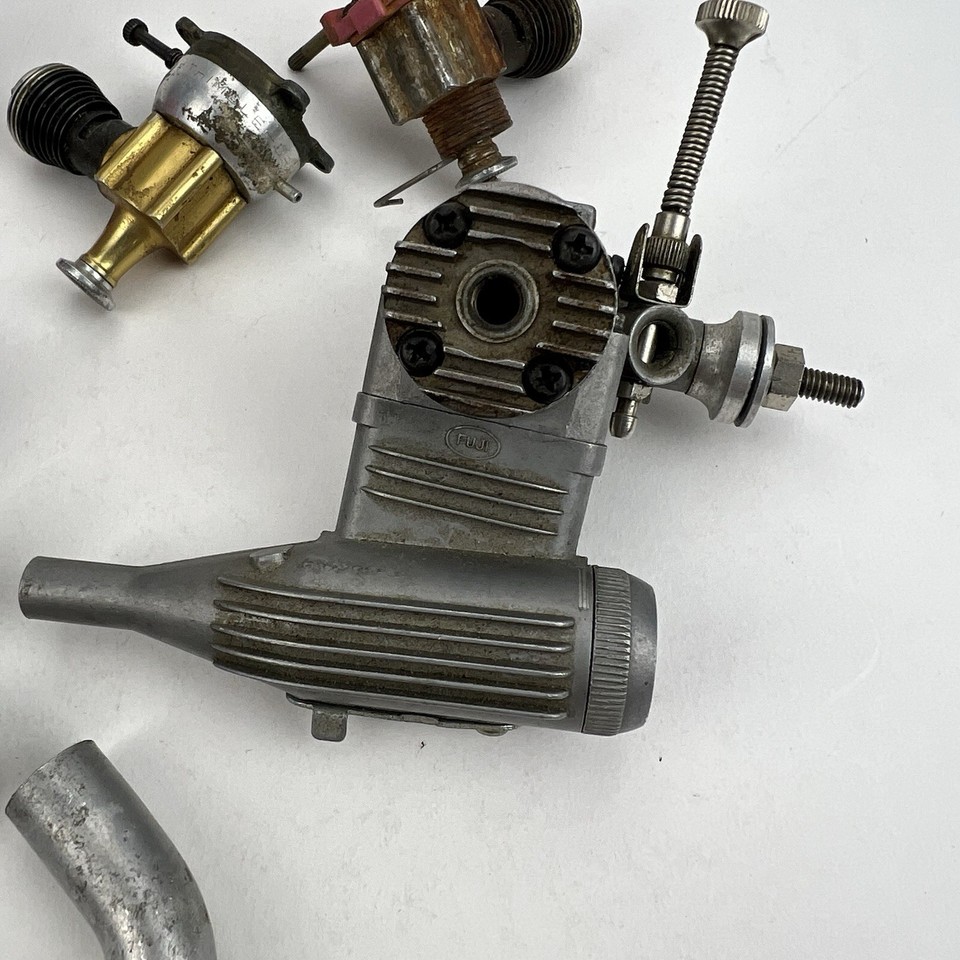 Vintage RC Plane Engine Lot - ENYA 09, ENYA 09-IV. THIMBLE, McCOY .049 ...