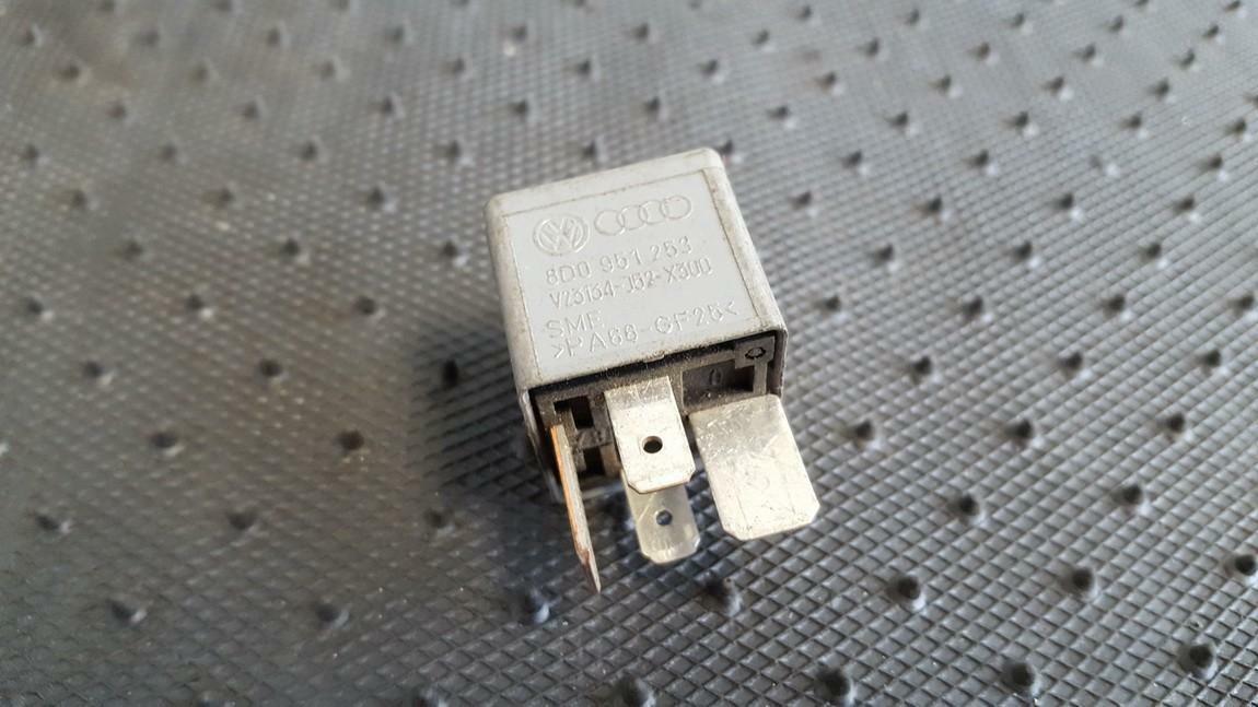 8D0951253 V23134-J52-X300 V23134J52X300 Relay module for Volkswa ...