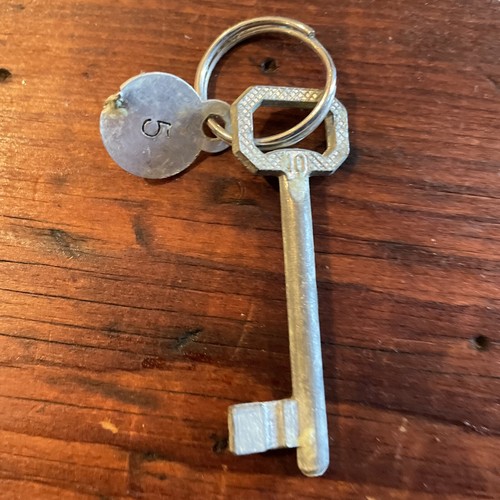 Hotel Motel Room #5 Round Fob & #10 Skeleton Key | eBay