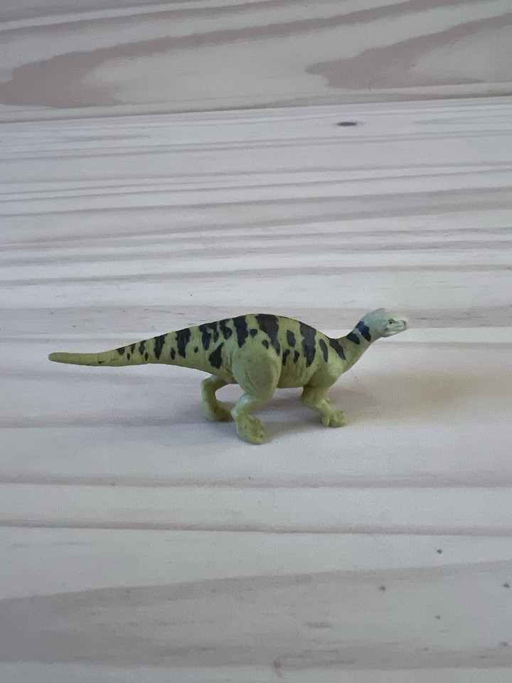 Jurassic World Dominion Mini Dino Blind Box Dinosaur Figure - Iguanodon ...