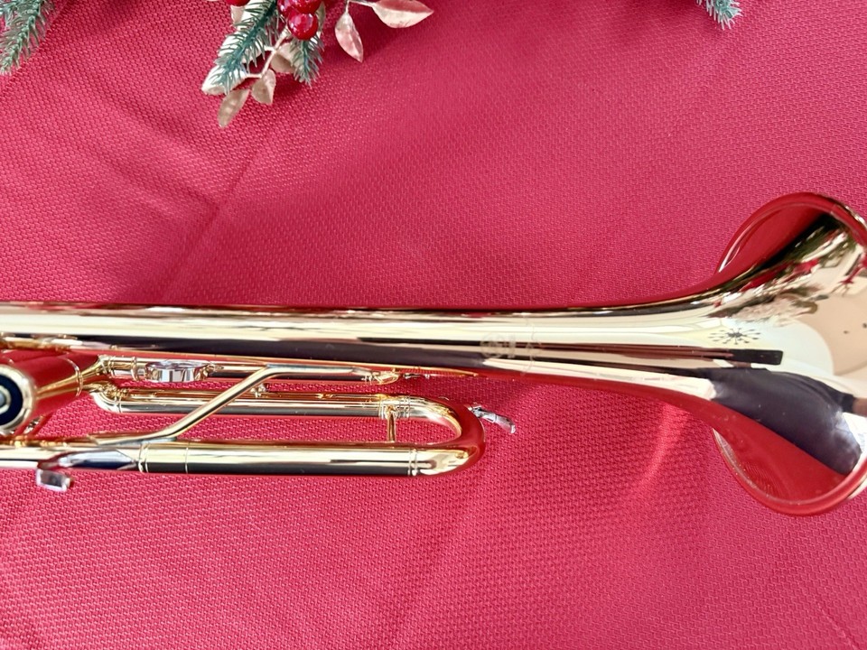 New YAMAHA TRUMPET - YTR 6335RC in GOLD LACQUER w/REVERSED LEADPIPE ...