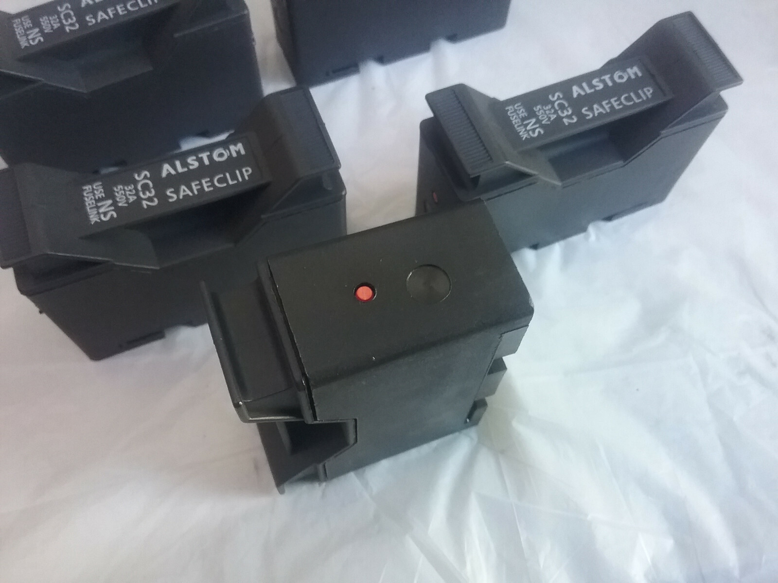 SC32BW, Alston Safeclip Fuse Housing Fitting 32A 550V For NS Fuses (5 ...