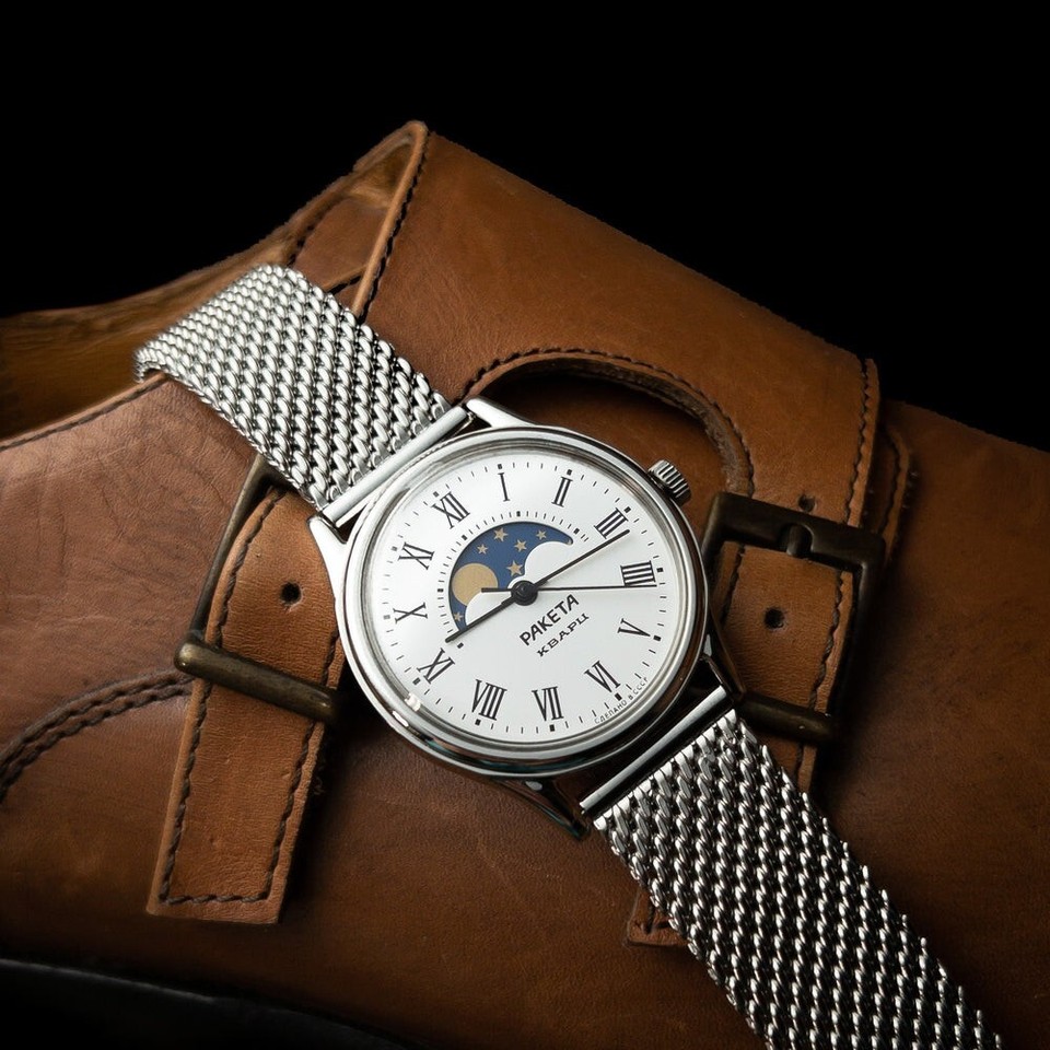 Vintage soviet Space watch Raketa Moon 1980s, Mens wrist watch Quartz ...