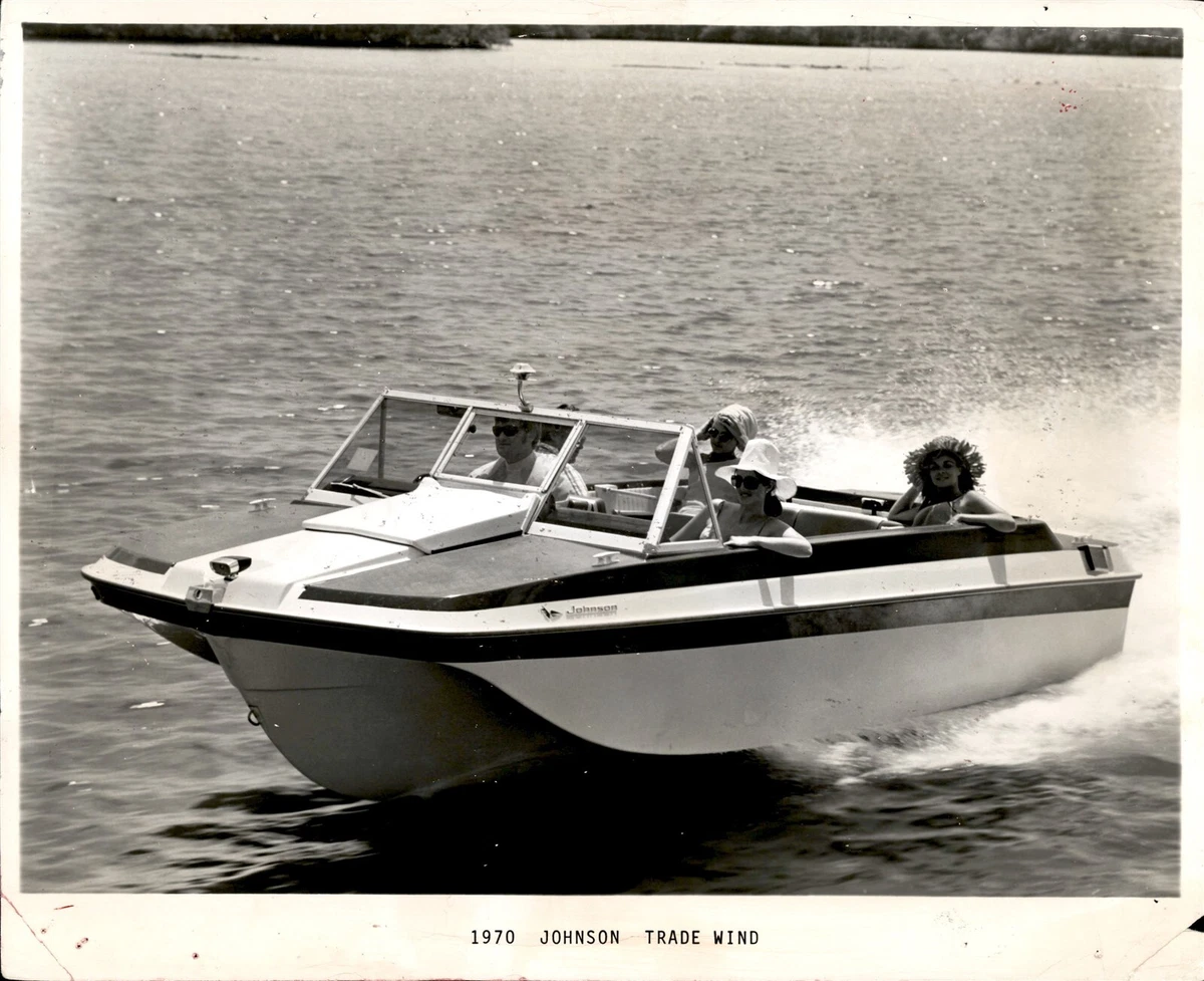 1970 Tri Hull Boat