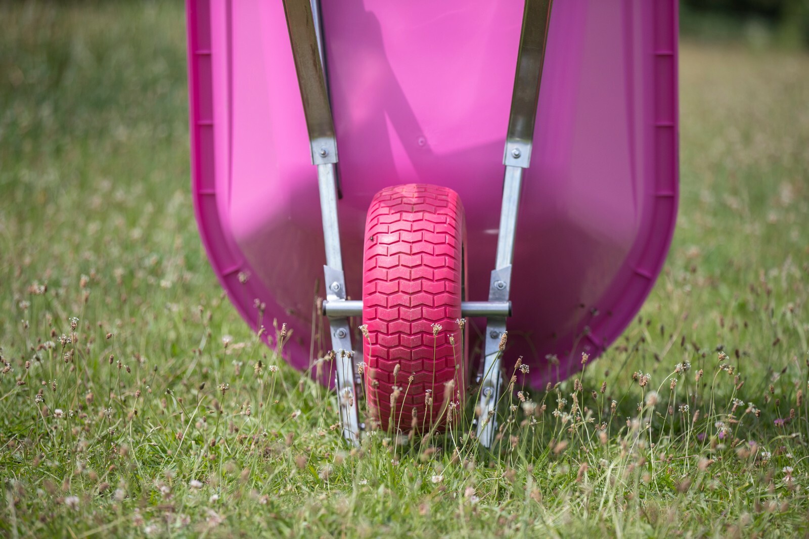 PUNCTURE PROOF OX WHEELBARROW 120L 160L 200L Garden Stable Foam Tyres ...