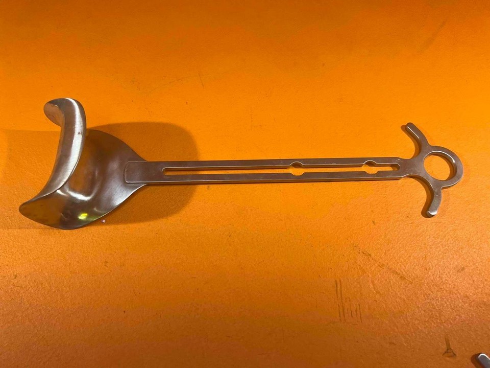 Codman Balfour Abdominal Self-Retaining Retractor and 2 Lateral Blades ...