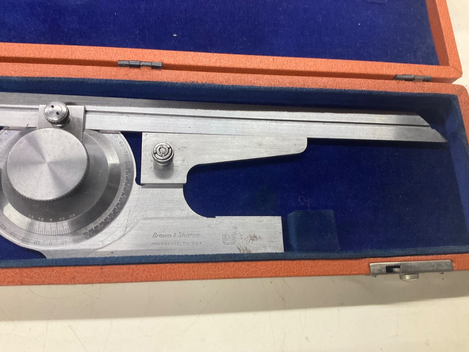 BROWN & SHARPE TOOLS UNIVERSAL BEVEL PROTRACTOR #496 w/ CASE | eBay