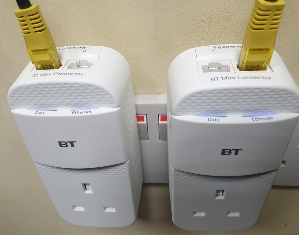 2 x BT Mini Connectors VERSION 2 1000Mb GIGABIT Powerline Adapters + 2 ...