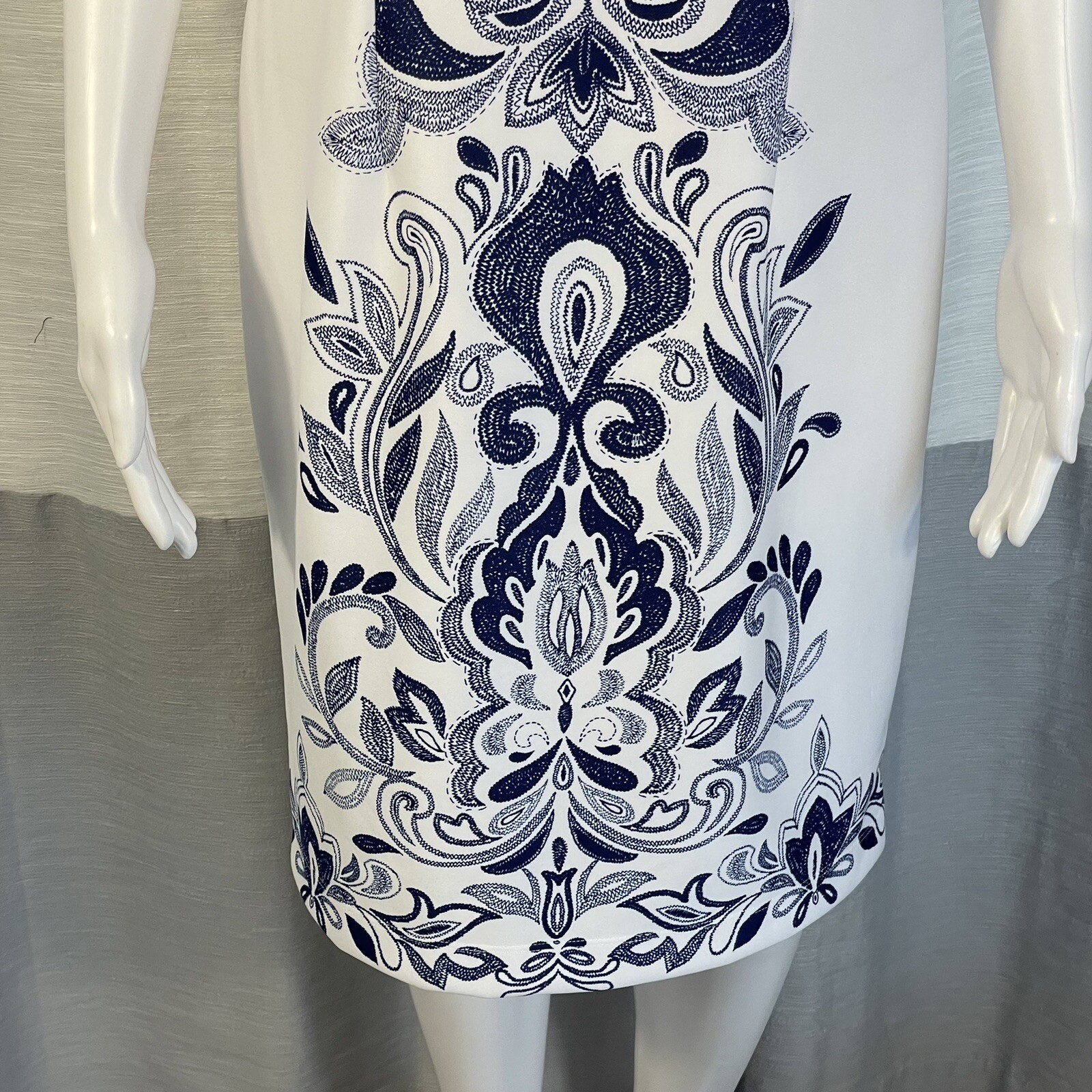 Karin Stevens White Blue Delft Pattern Sleeveless Str… - Gem